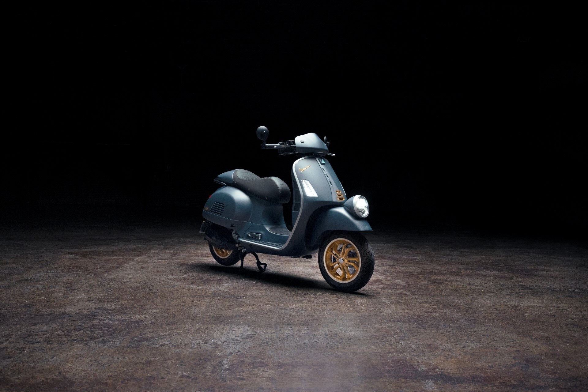 Vespa GTV Officina 8 310: prezzo, consumi, colori