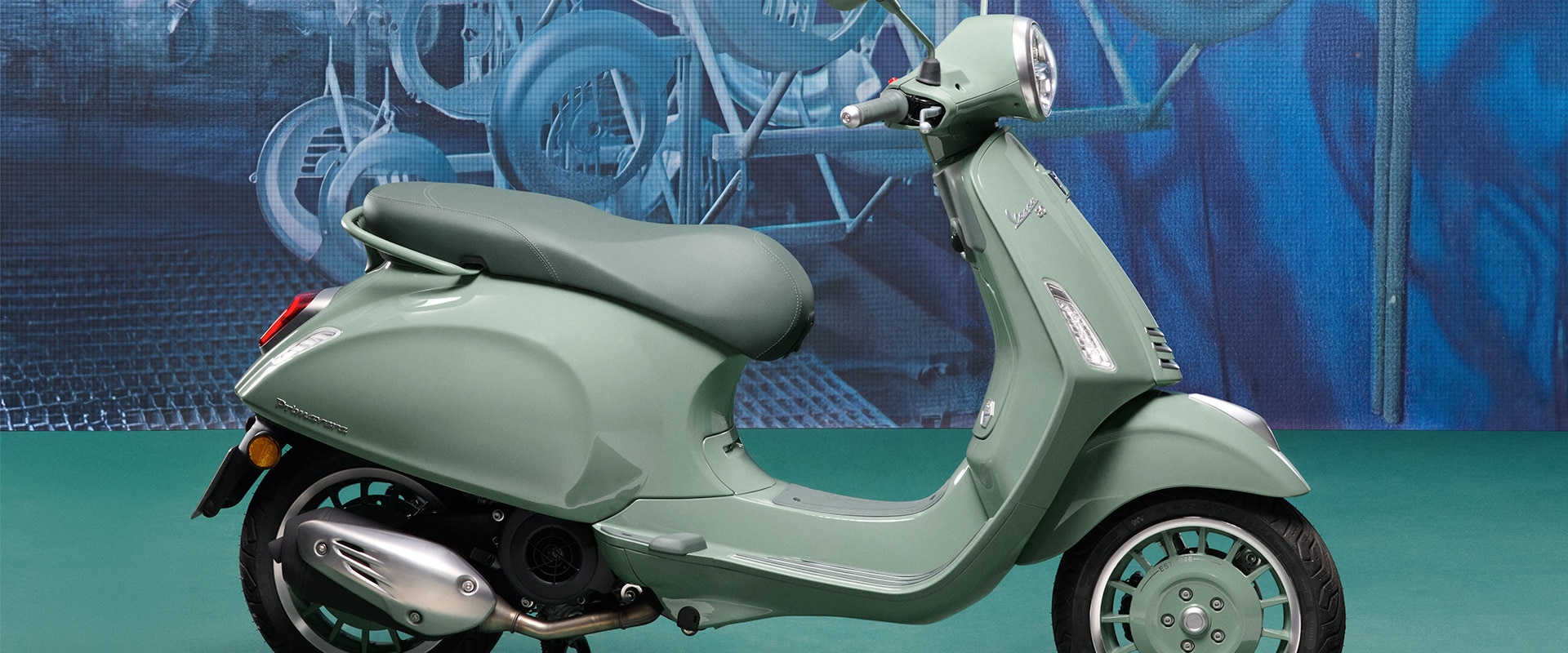 Vespa Primavera: timeless classic scooter | Vespa UK